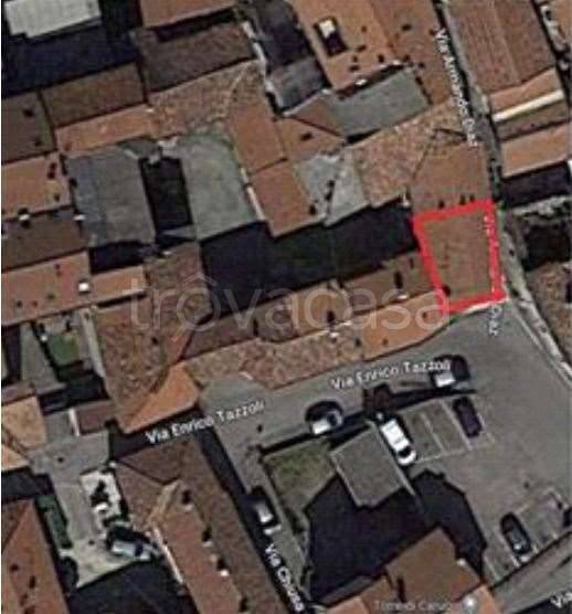 Appartamento all'asta a Carugo via Enrico Tazzoli, 15