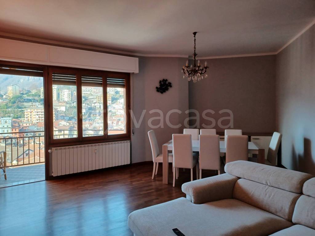 Appartamento in vendita a Omegna via Edmondo De Amicis