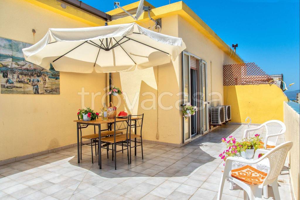 Attico in in vendita da privato ad Alghero viale Giovanni xxiii, 115