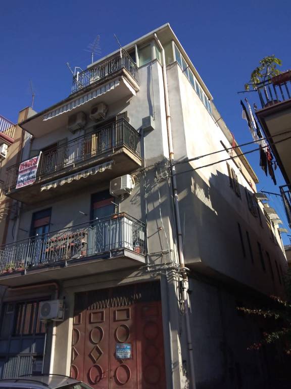 Appartamento in in vendita da privato ad Adrano viale Statuto dei Lavoratori, 99