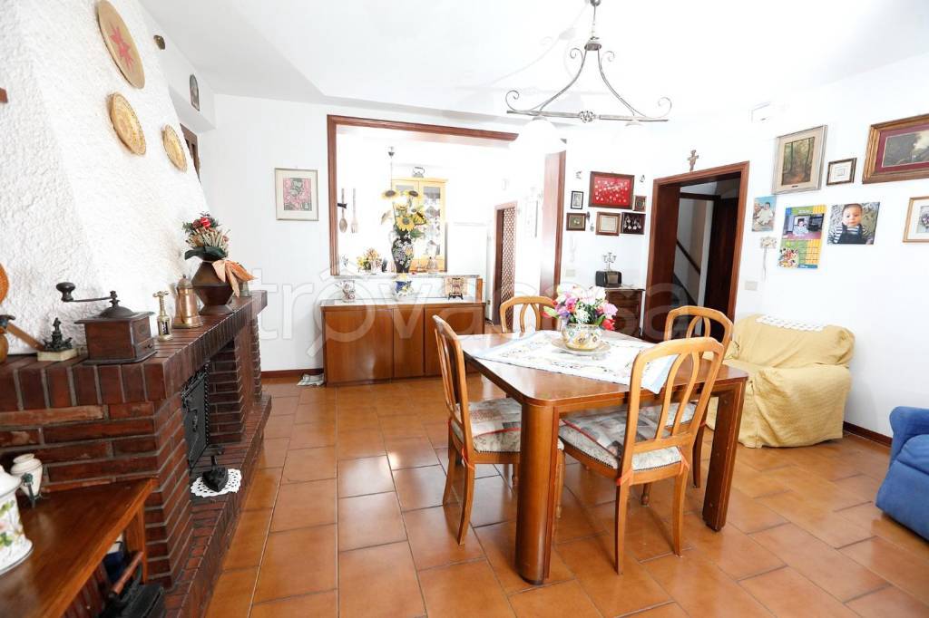 Appartamento in vendita a Collesalvetti