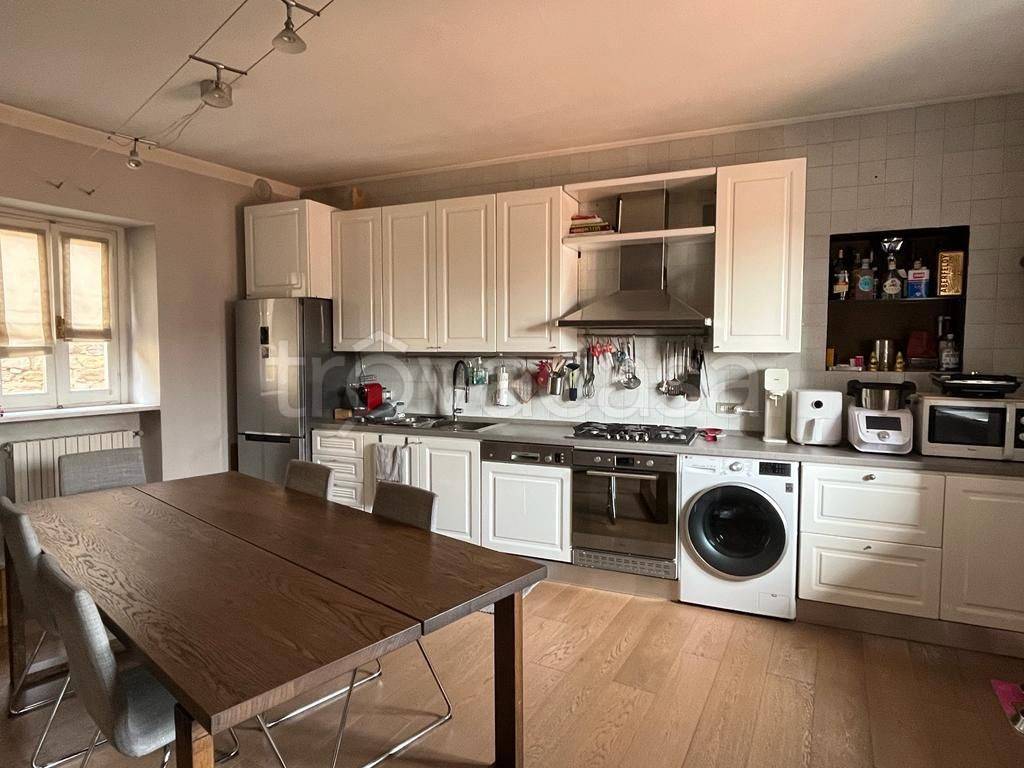 Attico in in vendita da privato a Nebbiuno vicolo Ferrari, 2