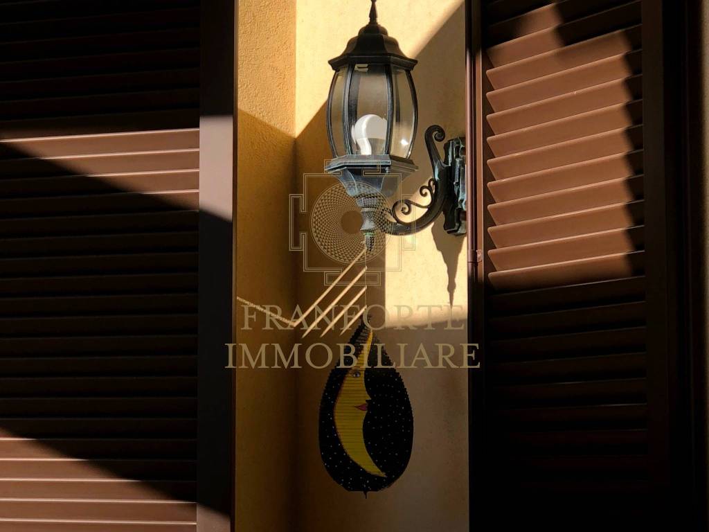 Villa in vendita a Laveno-Mombello vicolo Don e. Redaelli, 20