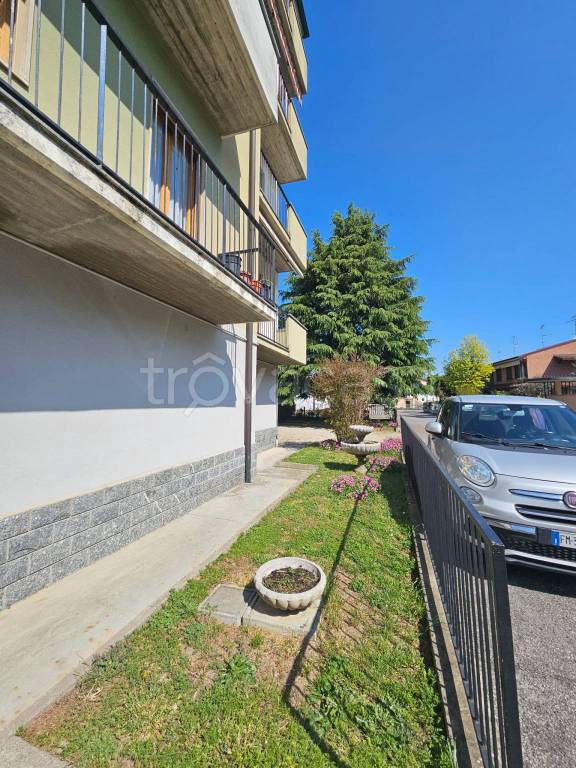 Intero Stabile in in vendita da privato a Lungavilla via Dottor Celestino Giorgi, 3