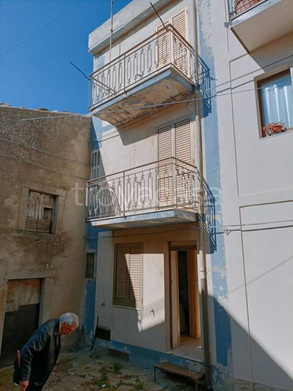 Casa Indipendente in in vendita da privato a Montalbano Elicona via Catania, 22