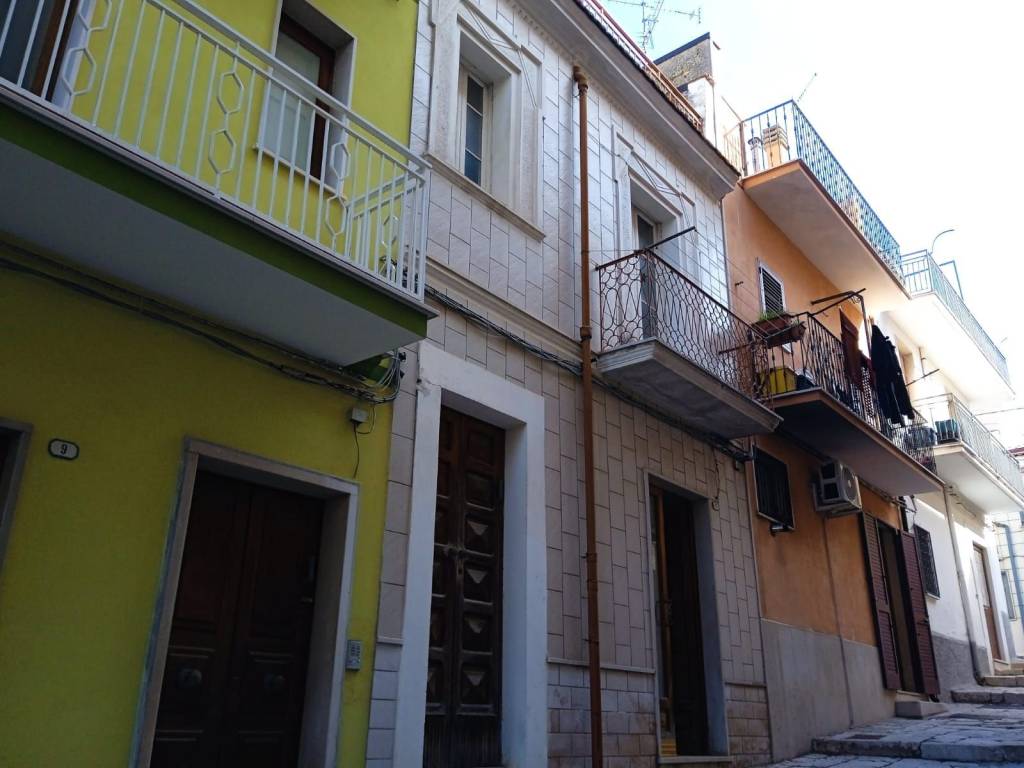 Appartamento in in vendita da privato a San Nicandro Garganico vico 5 Corso Giuseppe Garibaldi, 11