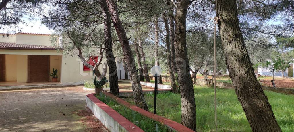 Villa in in vendita da privato a Martina Franca strada Spezzatarallo Zona h