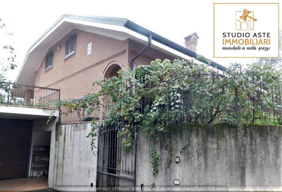 Villa all'asta a Caselette via San Giovanni Bosco, 32