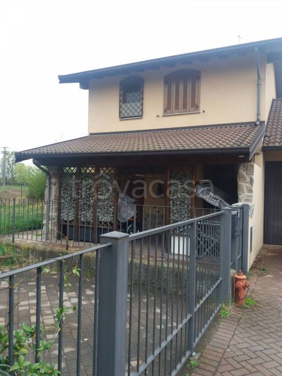 Villa a Schiera in in vendita da privato a Garlasco via Ticino, 1