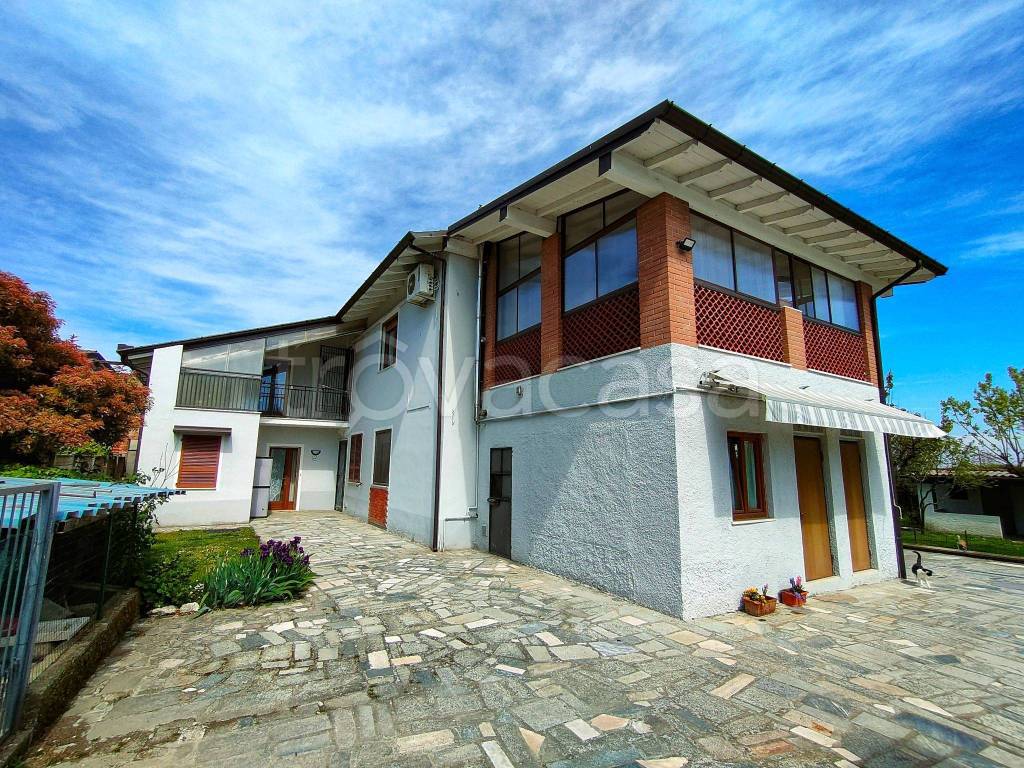 Villa in in vendita da privato a Corno Giovine mezzano Passone di Sopra