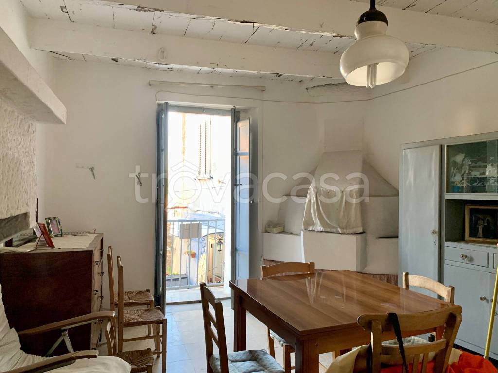 Appartamento in in vendita da privato a Canna via della Pace