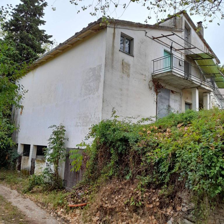 Casale in in vendita da privato a Cagli strada Ca' Rio, 24A