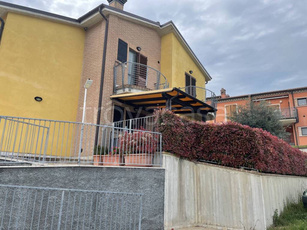 Appartamento in vendita a Offagna via Viola