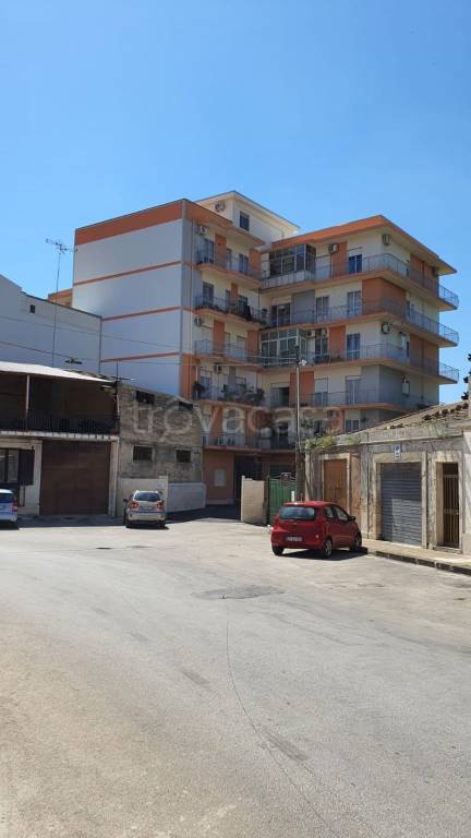 Attico in in vendita da privato a Floridia piazza Guglielmo Marconi, 14