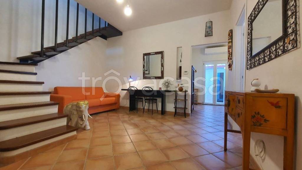 Villa Bifamiliare in vendita a Quartu Sant'Elena via Cixerri, 3A