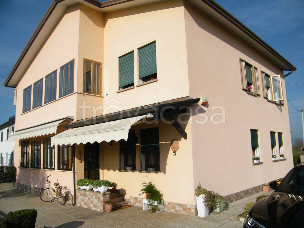 Villa Bifamiliare in vendita a Camisano Vicentino via Seghe