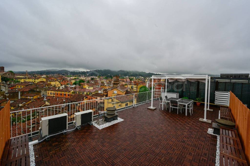 Attico in vendita a Bologna via San Felice