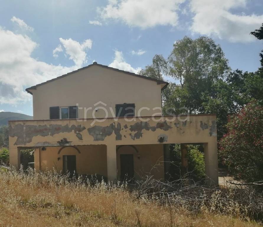 Casale in in vendita da privato a Campiglia Marittima via Aurelia Nord, 86