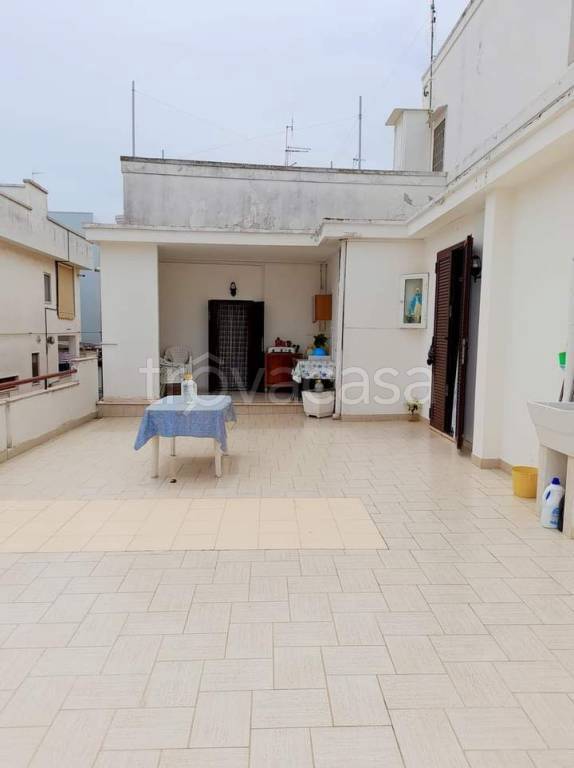 Appartamento in in vendita da privato ad Adelfia vico Costante, 40