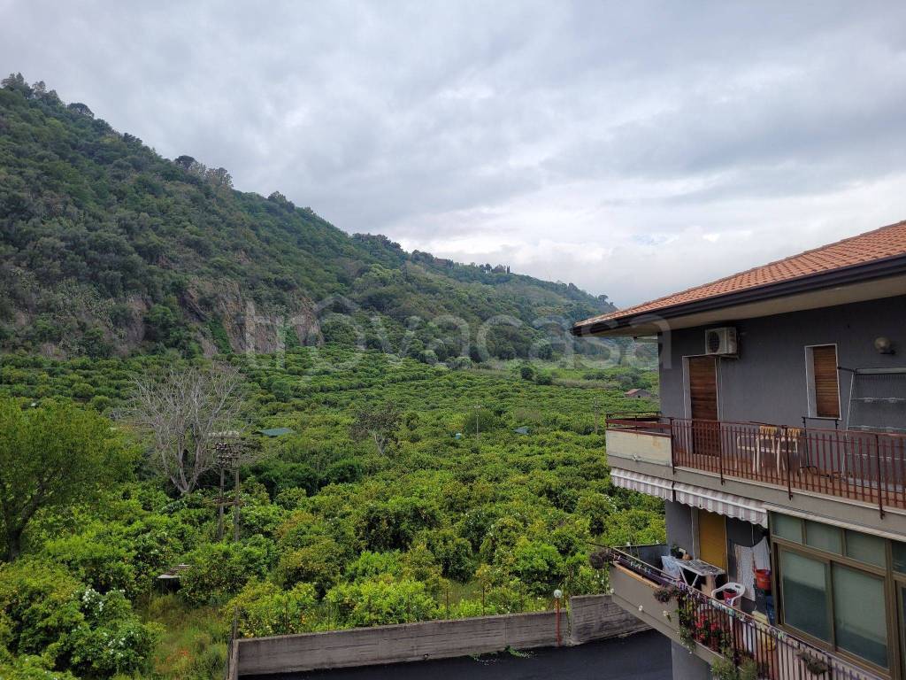 Appartamento in in vendita da privato ad Acireale via Provinciale per Riposto, n 17