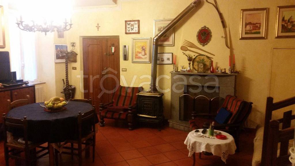 Appartamento in in vendita da privato ad Acuto via Vittorio Emanuele, 33