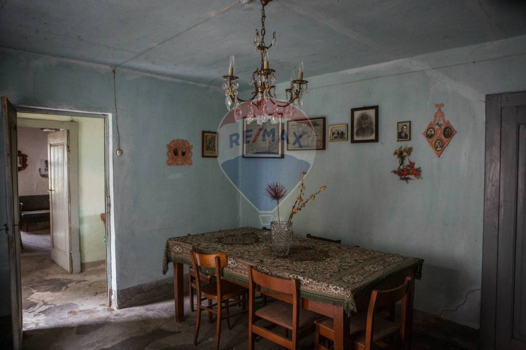 Rustico in vendita ad Albareto strada provinciale 523