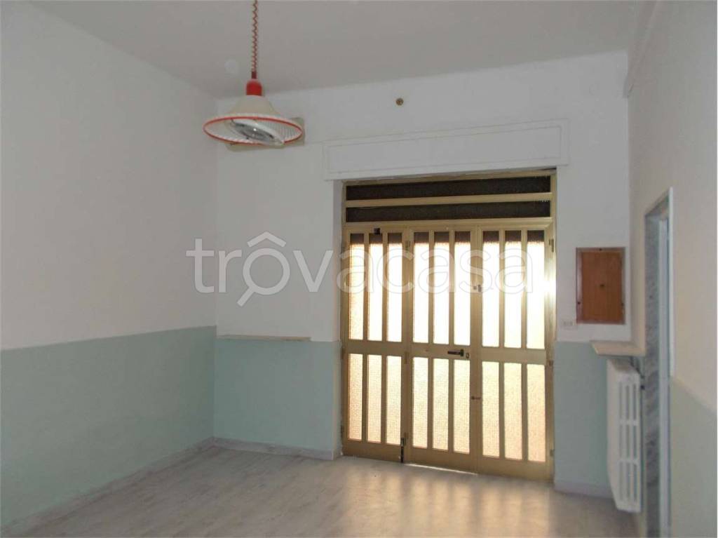 Appartamento in vendita ad Acquaviva delle Fonti via Vincenzo Episcopo, 3