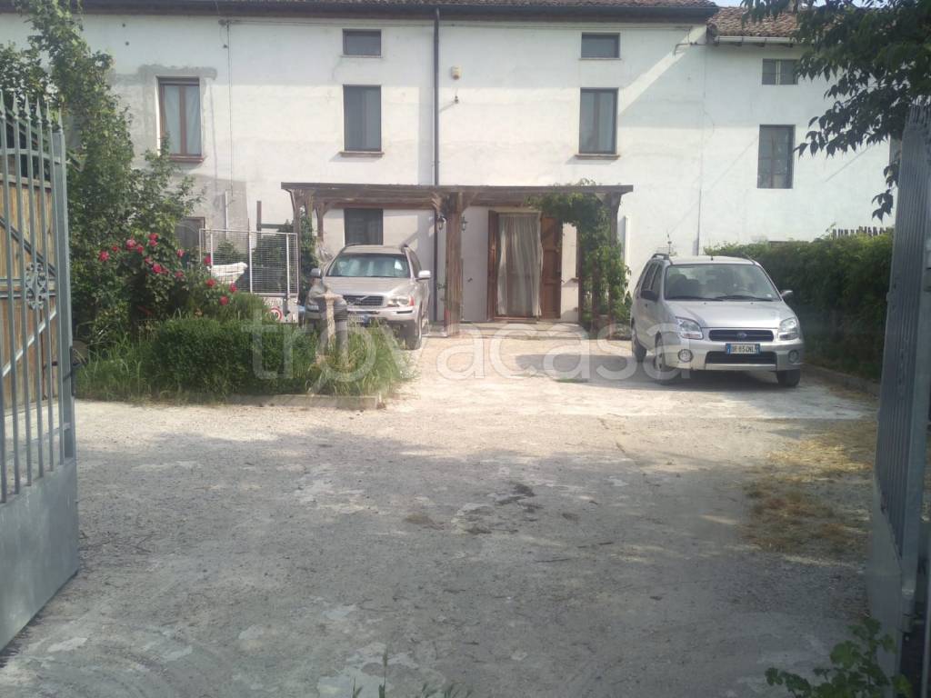 Casa Indipendente in in vendita da privato a Colorno frazione Sacca, 48