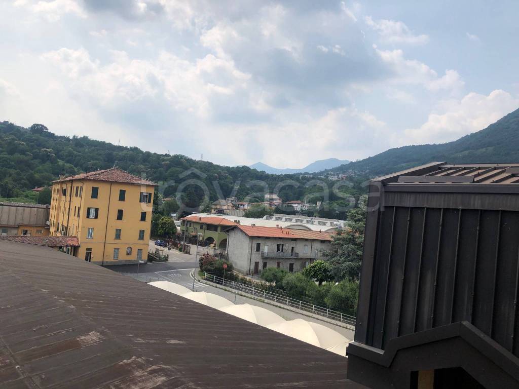 Attico in in vendita da privato a Garlate via Statale, 1157