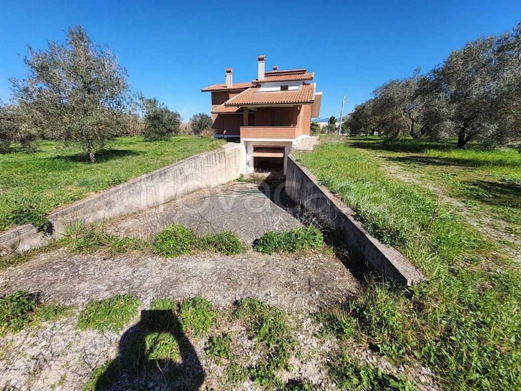 Villa all'asta a Latina strada Regionale Pontina
