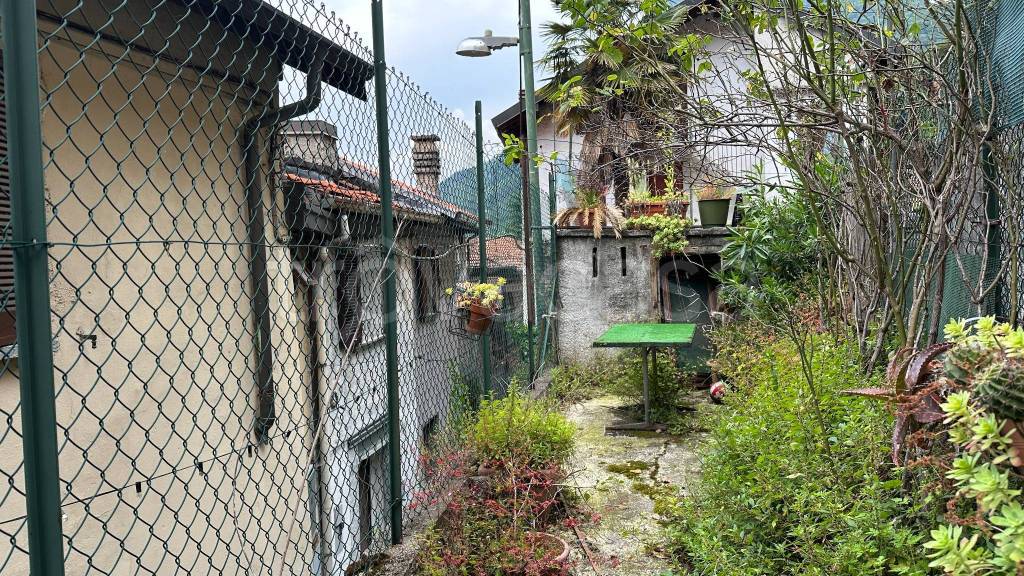 Casa Indipendente in vendita a Blevio via per Capovico, 88