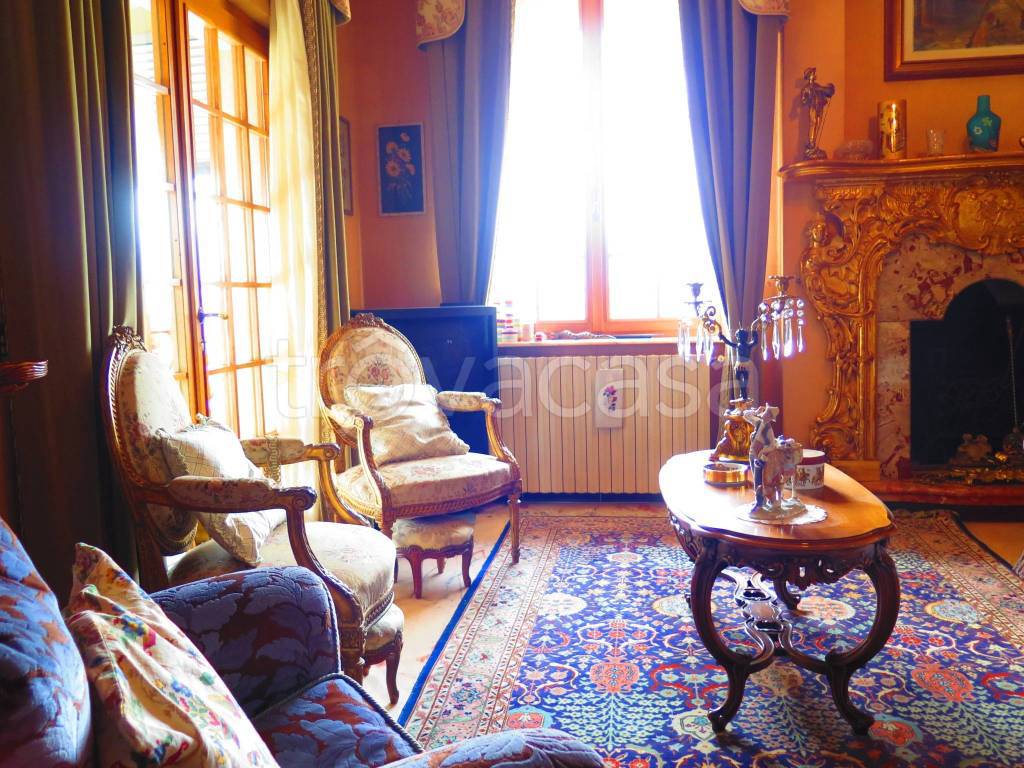 Attico in vendita a Gropparello piazza Roma, 46