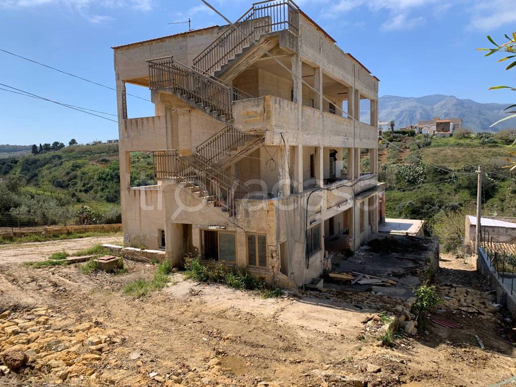 Intero Stabile in in vendita da privato ad Alcamo via dei Ciclamini