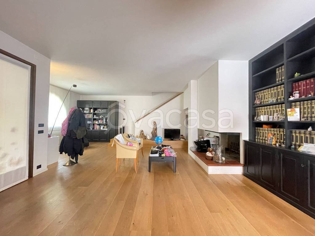 Villa in vendita a Formigine via Bassa Paolucci