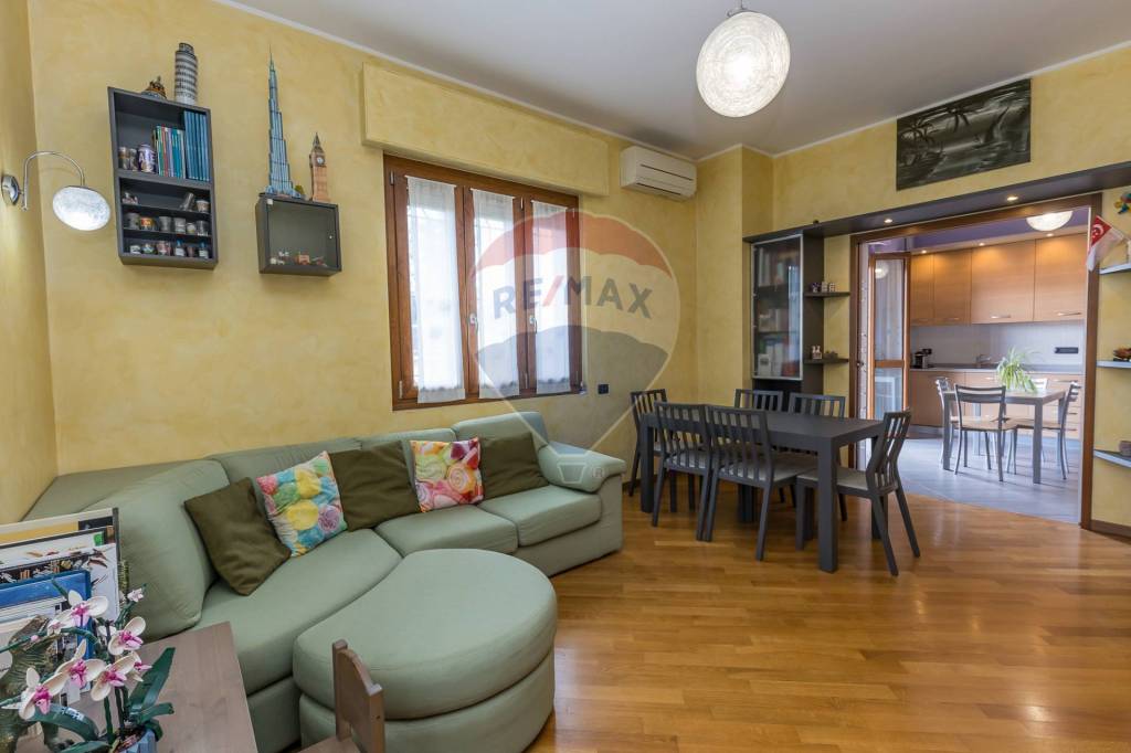 Appartamento in vendita a Besana in Brianza via Benedetto Croce, 27