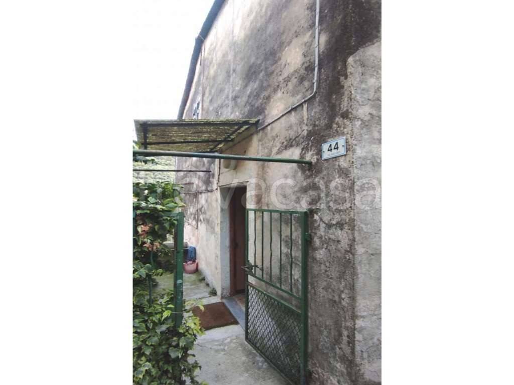 Appartamento all'asta a Imperia frazione Montegrazie, Via Degli Orti, 44