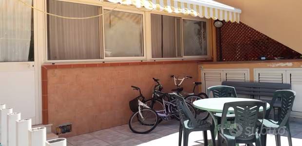 Villa a Schiera in in vendita da privato a Campofelice di Roccella contrada Pistavecchia