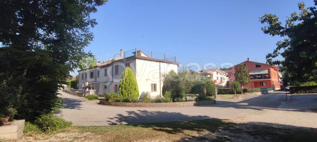 Villa a Schiera in in vendita da privato a Montefelcino via Gioacchino Rossini, 37