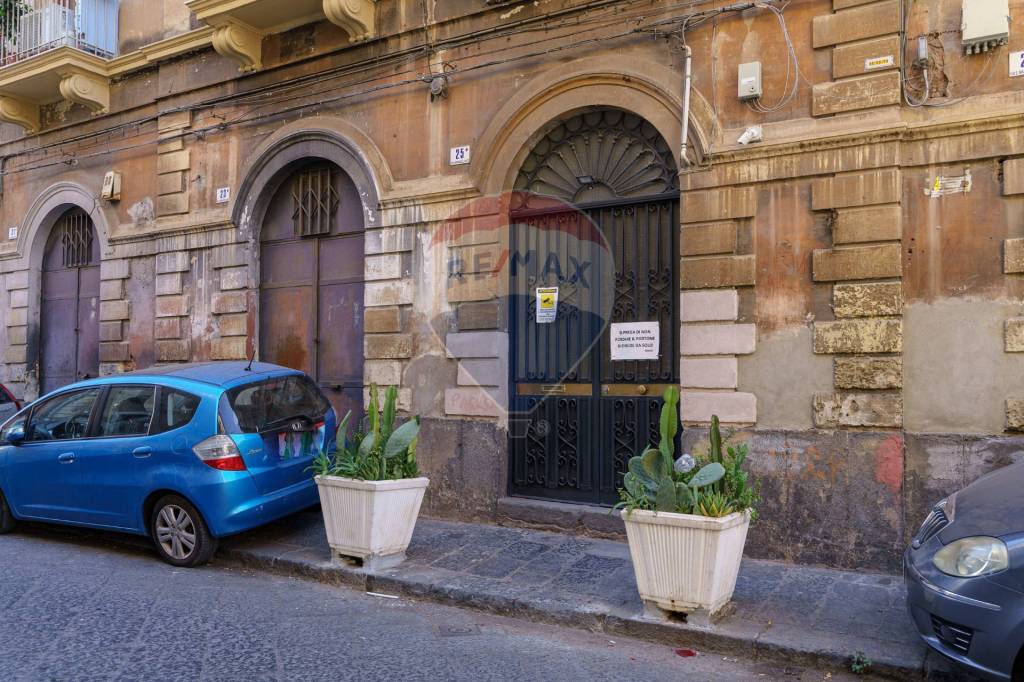 Appartamento in vendita a Catania via Santa Maria Dell'aiuto, 25