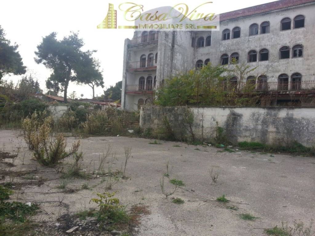 Intero Stabile in vendita a Mondragone via domiziana s.n.c