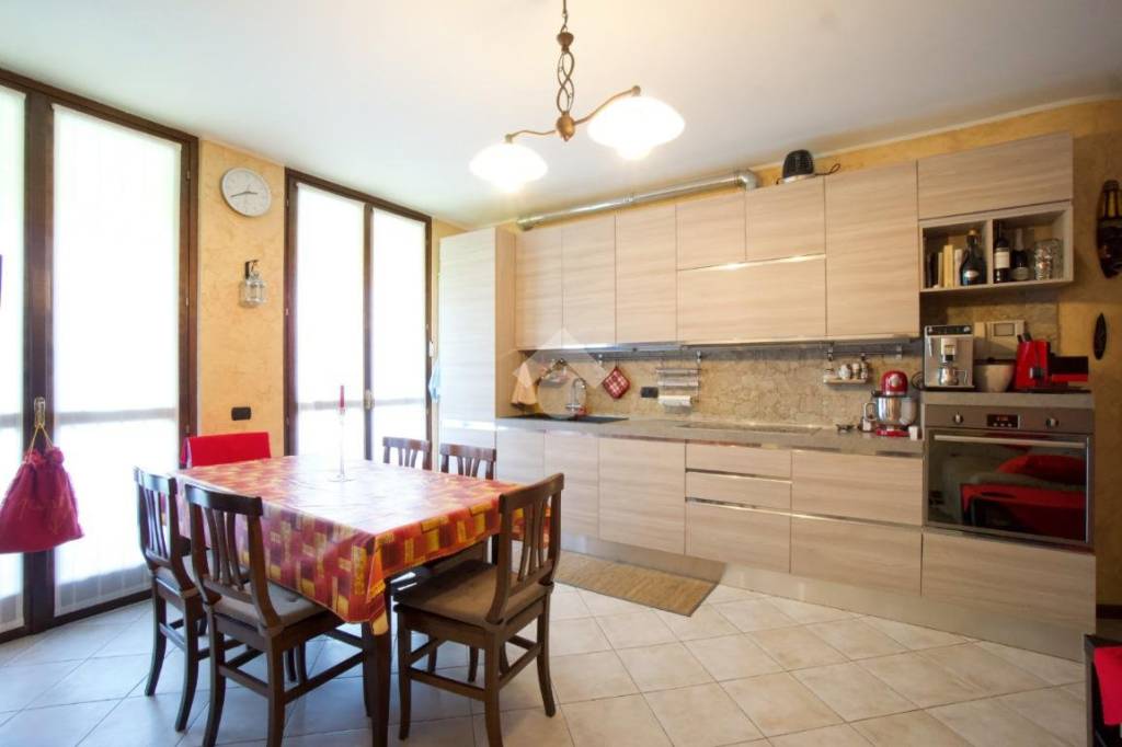 Appartamento in vendita ad Albairate via Donatori di Sangue, 5