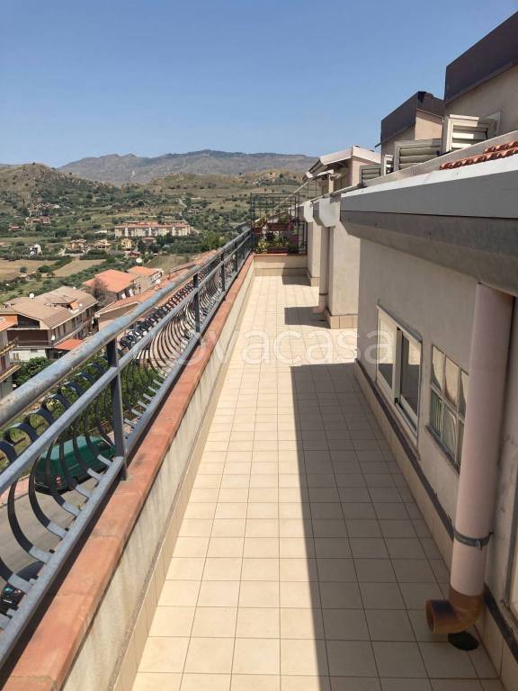 Appartamento in in vendita da privato a Regalbuto via Alcide De Gasperi, 56