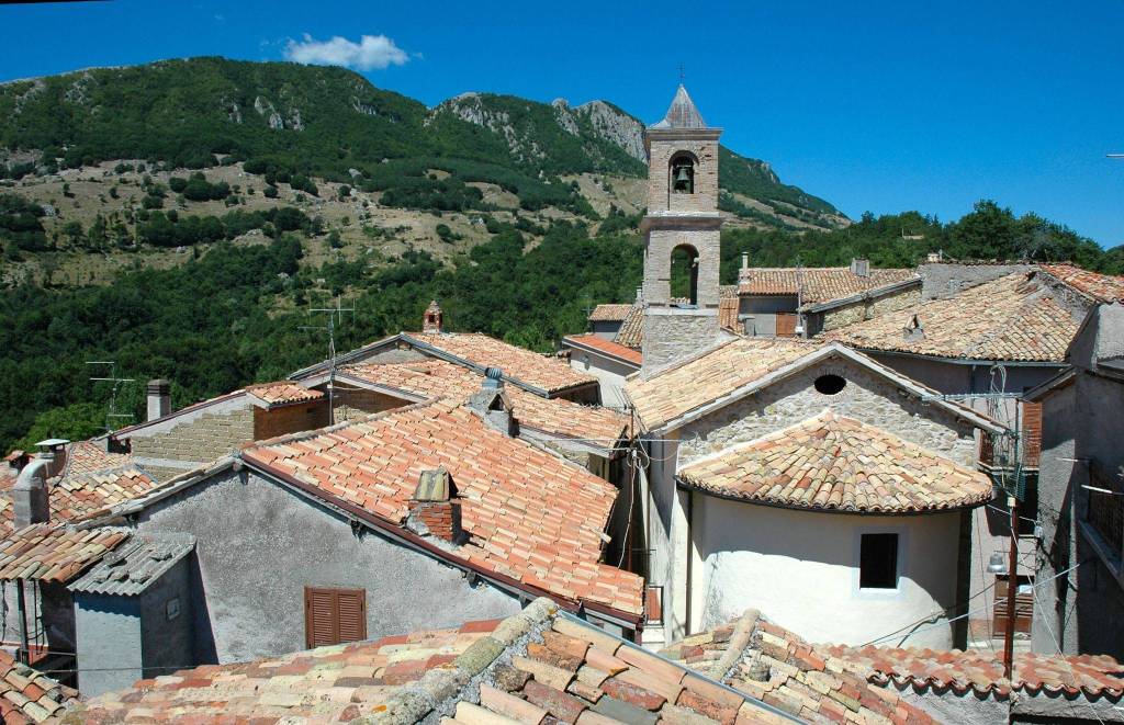 Appartamento in in vendita da privato a Collalto Sabino via Roma, 2