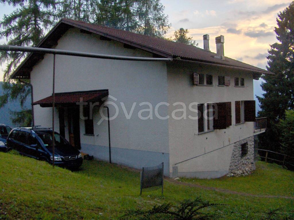 Villa in in vendita da privato a Fonzaso sp148