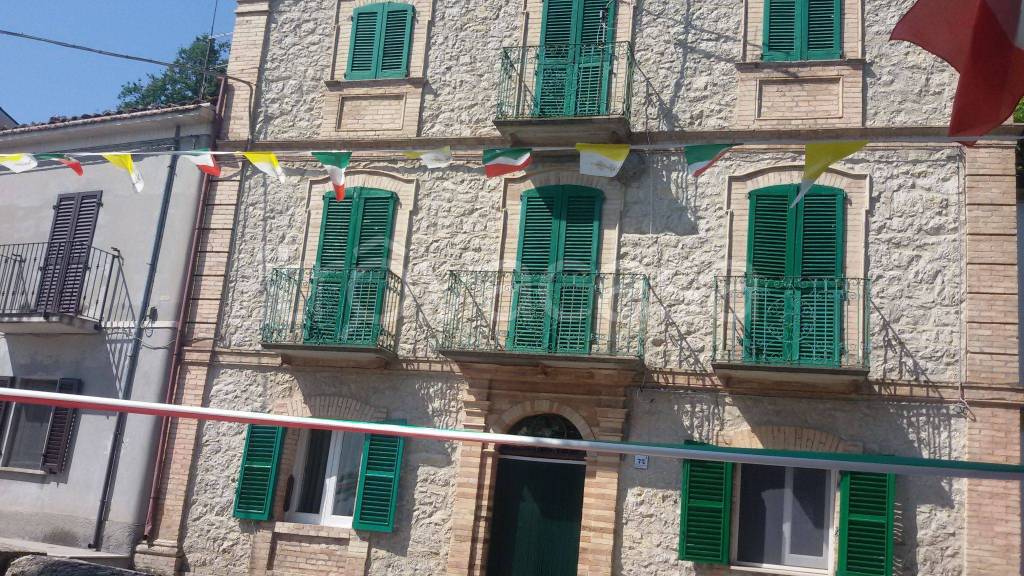 Casa Indipendente in in vendita da privato ad Archi vico Eugenio Sirolli, 72
