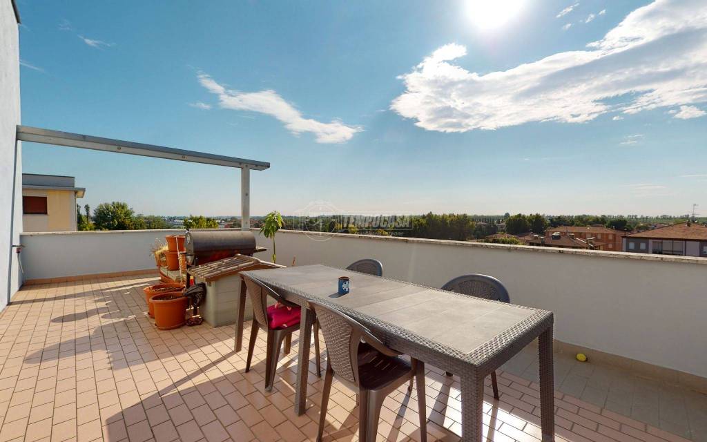 Appartamento in vendita a Cento via Benedetto Gennari 111