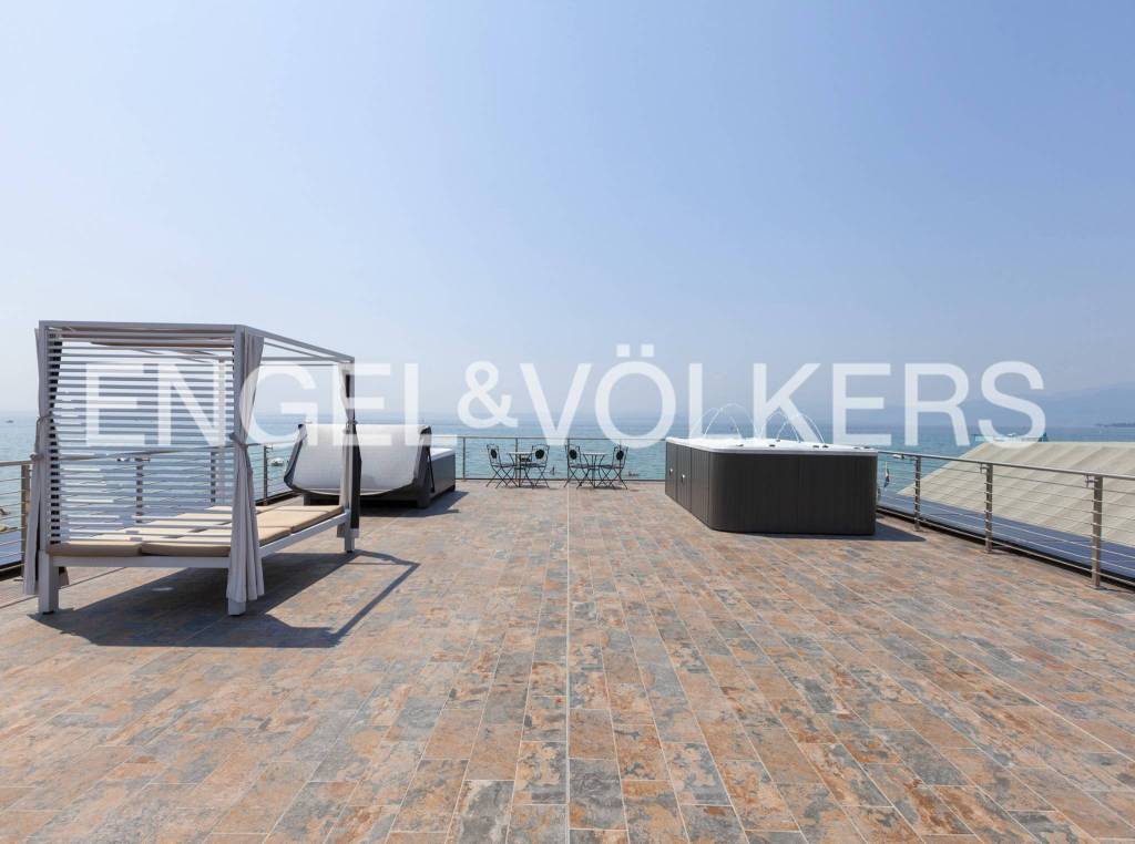 Villa in vendita a Bardolino via Peschiera