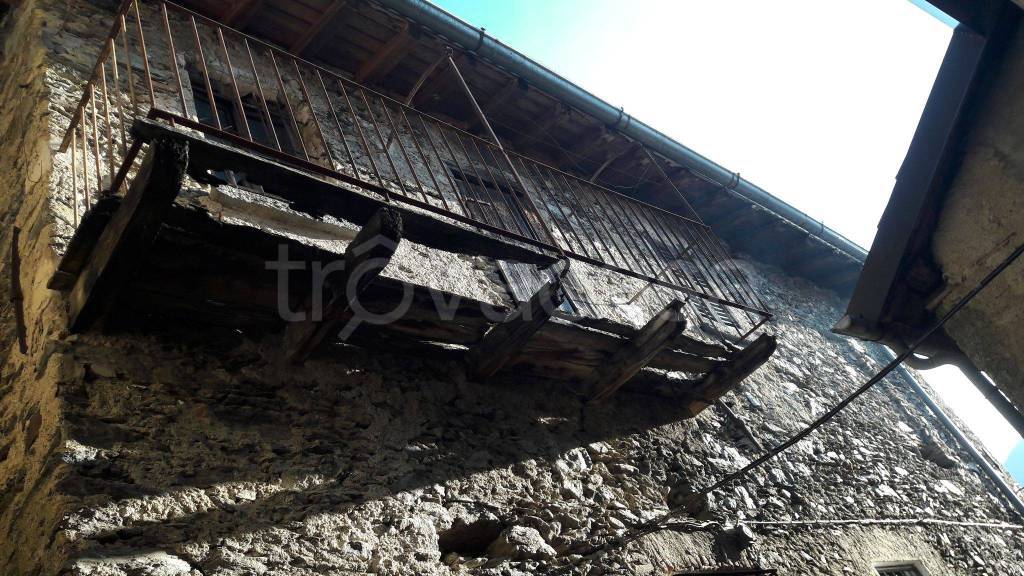 Rustico in in vendita da privato a Bellano via Cesare Battisti