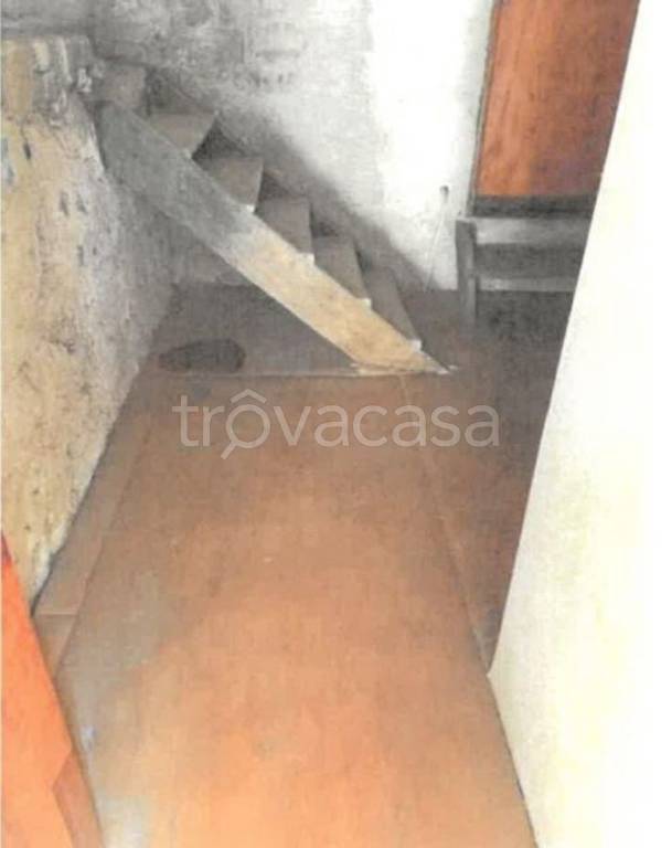 Appartamento all'asta a Erba via Manzoni , 6