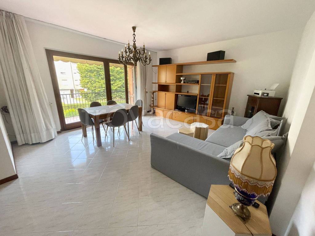 Appartamento in in vendita da privato a Bergamo via Eugenio Montale, 29
